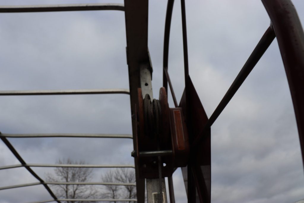 Hewitt Boat Lift w/ Canopy (#1376) - Carlson Dock & Barge