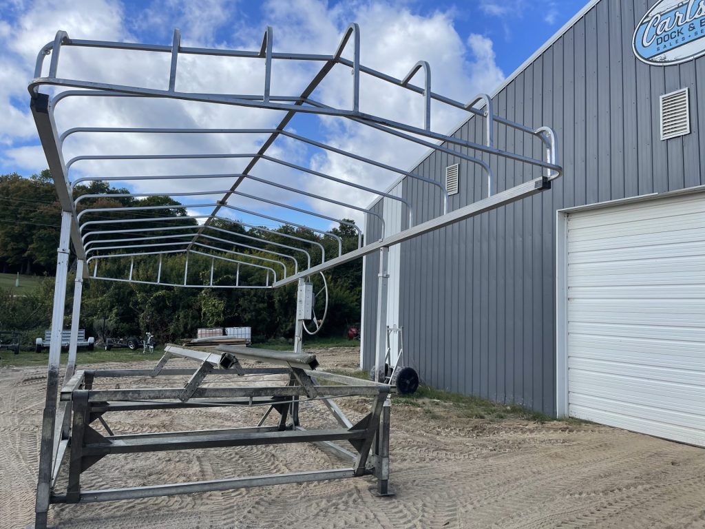 Hewitt Boat Lift (#1614) - Carlson Dock & Barge