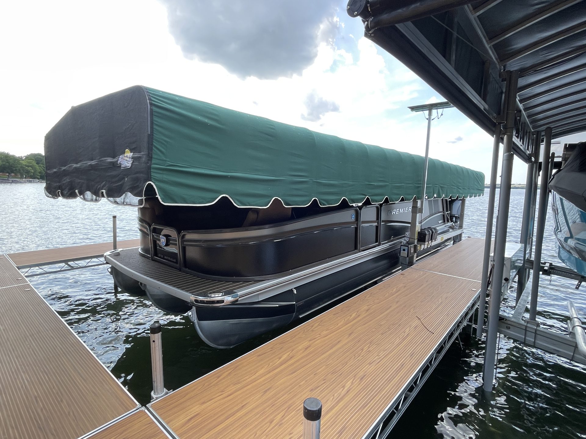 10k Floe VSD Tri-Toon Vertical lift (#1848) - Carlson Dock & Barge