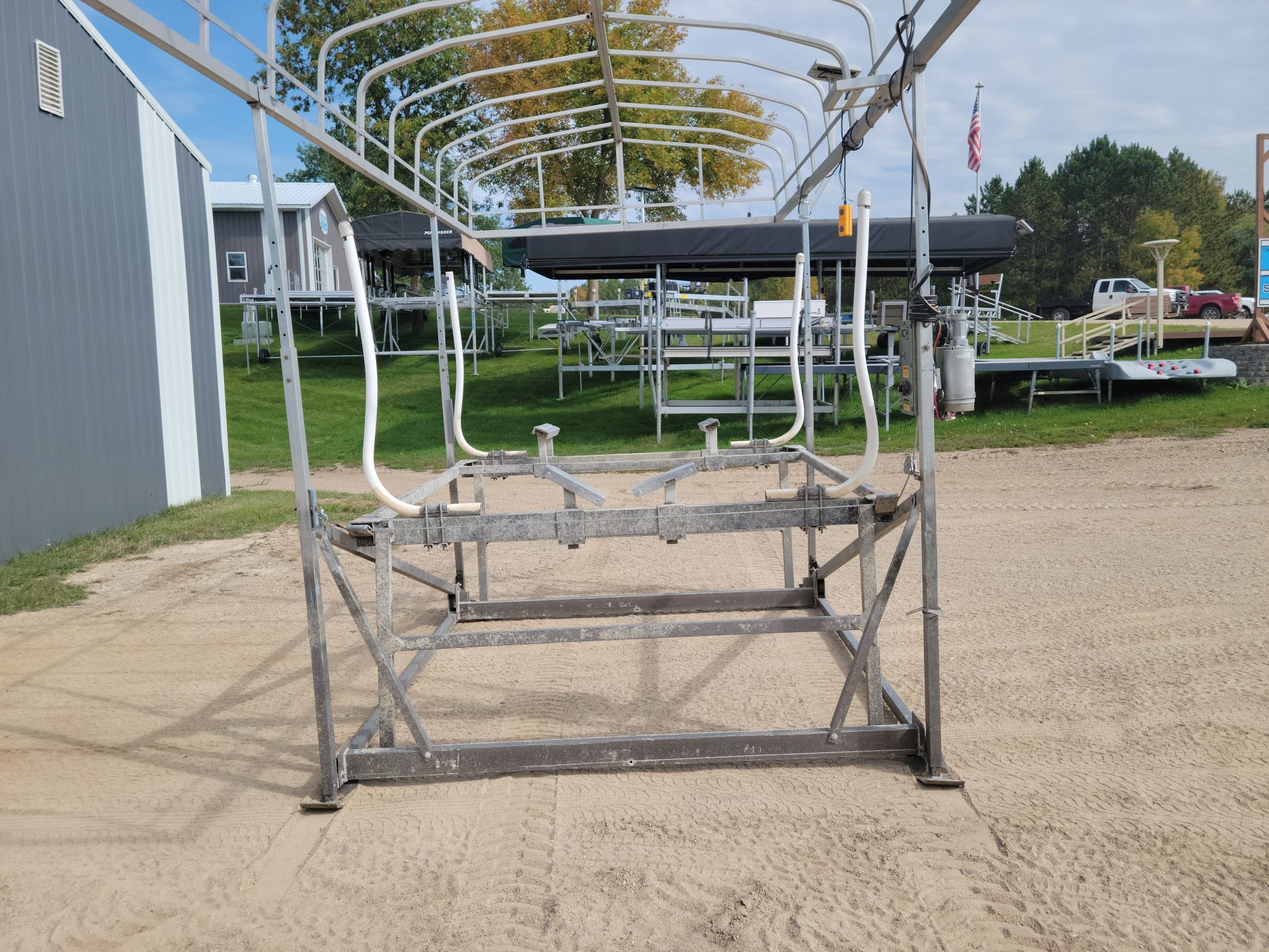 Porta Dock Cantilever lift (#1861) - Carlson Dock & Barge